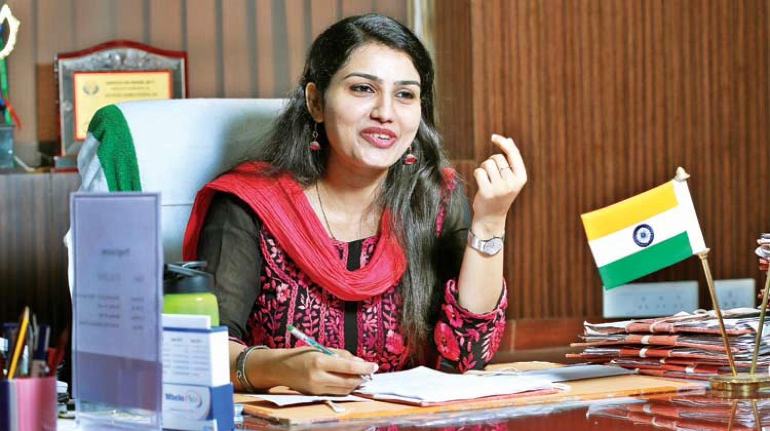 6 Prominent IAS And IPS Officers Of Kerala - pinklungi.com