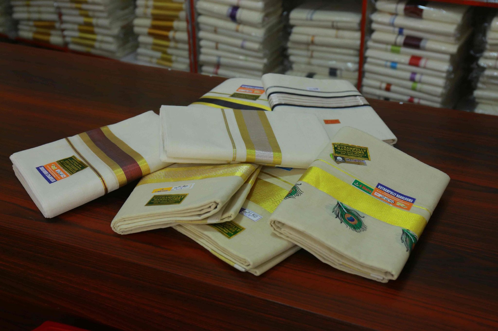 Kuthampully Handlooms: A Hidden Handloom Gem In Kerala - pinklungi.com