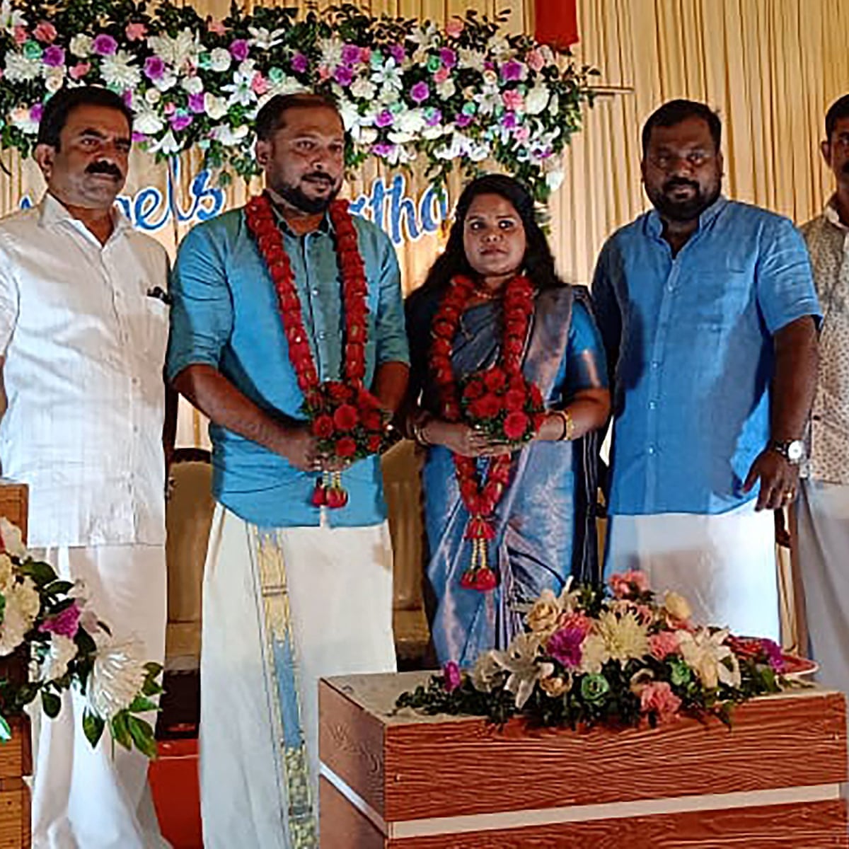 This Communist Wedding Is Going Viral In Kerala - pinklungi.com