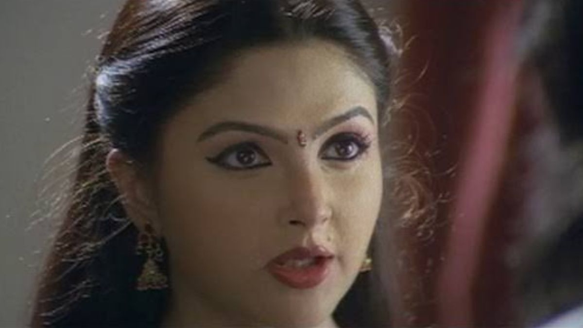 Femme Fatale Portrayed In Malayalam Cinema - pinklungi.com